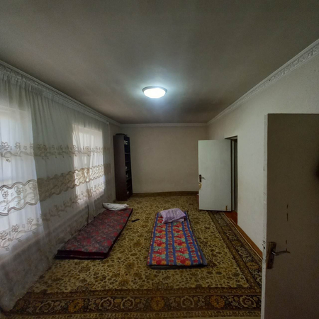 Nazarbek Tekstilda uy sotiladi