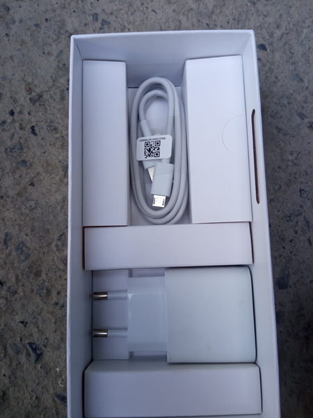 Xiomi telefon  100 birmilion yangi