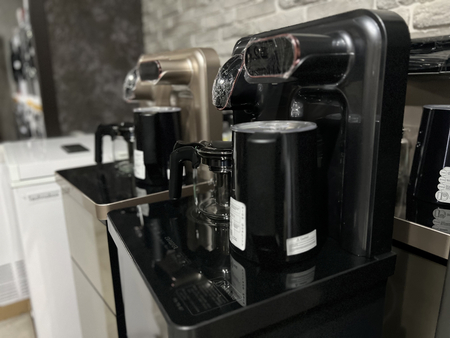 Куллер от мирового бренда Aiwa с чайником