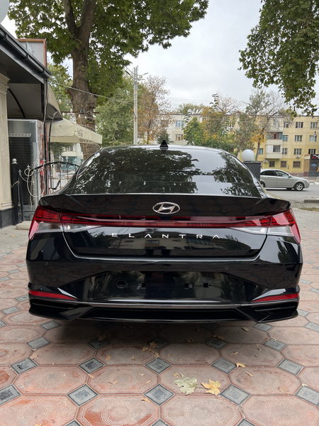 Hyundai Elantra 2022