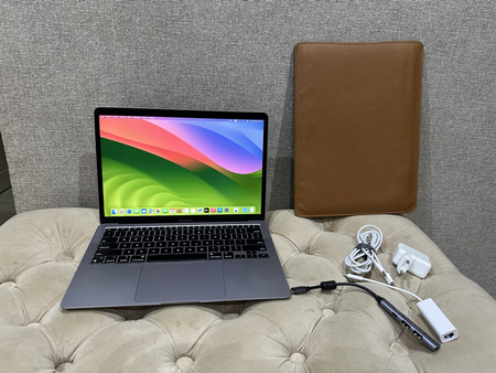 * Apple MacBook Air A2337 с чипом М1 в отличном состоянии без дефектов