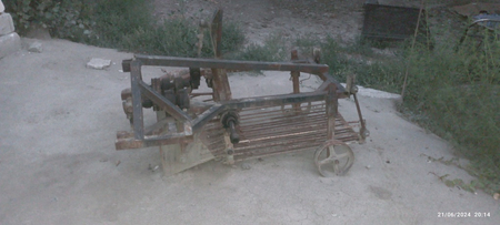 Mini traktor holati yangi БЕЛОРУС152  agro texnikalari komplekt