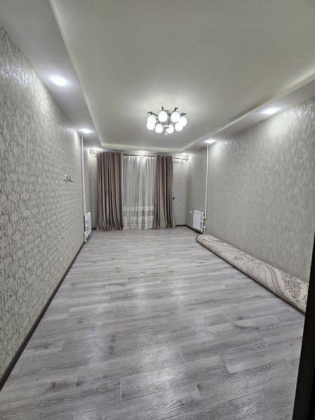 Срочно! Продажа. 4/7/9. Массив Строитель