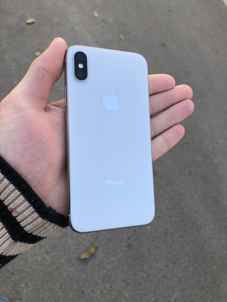 iphone X       .