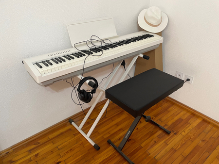 Цифровое пианино Roland FP-30X, в комплекте.