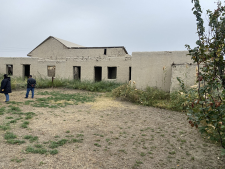 Hovli sotiladi. Shofirkon tumani