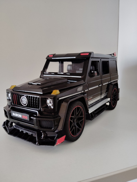 Mersedes benz g 63 brabus 1:18 masshtab