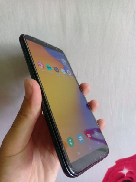Samsung j6+ orginal srochna sotuladi holadi rasmdagidek aybi yoq