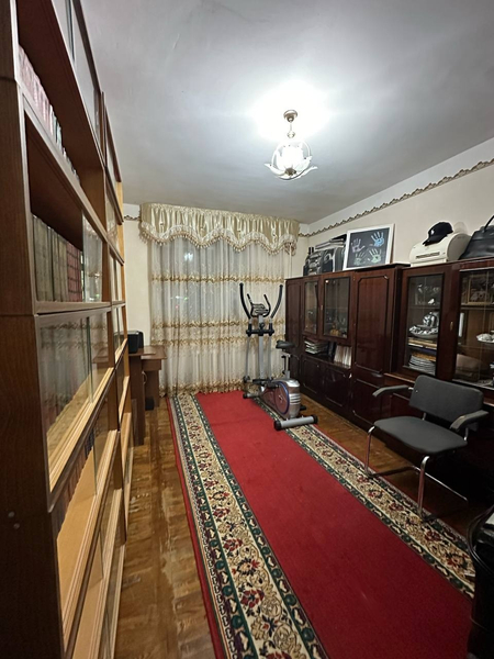 Продается  3 комнатная квартира срочно в 