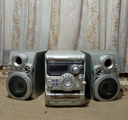 Samsung musiqa markazi sotiladi