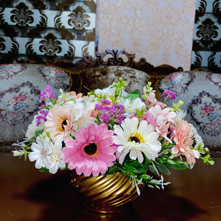 Chiroyli decor gullar sotuvda