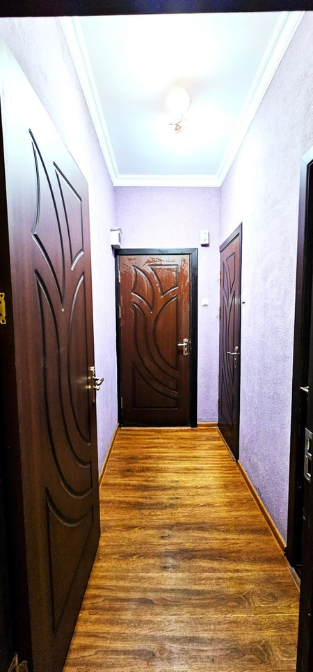 Продам 2 ком массив Феруза