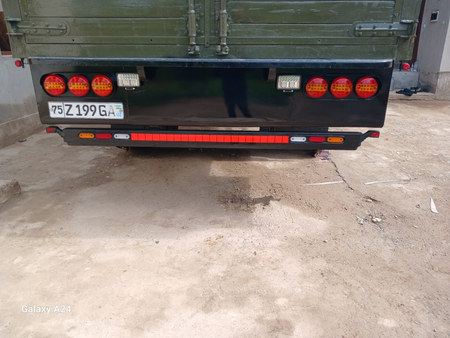Zil 130G sotiladi