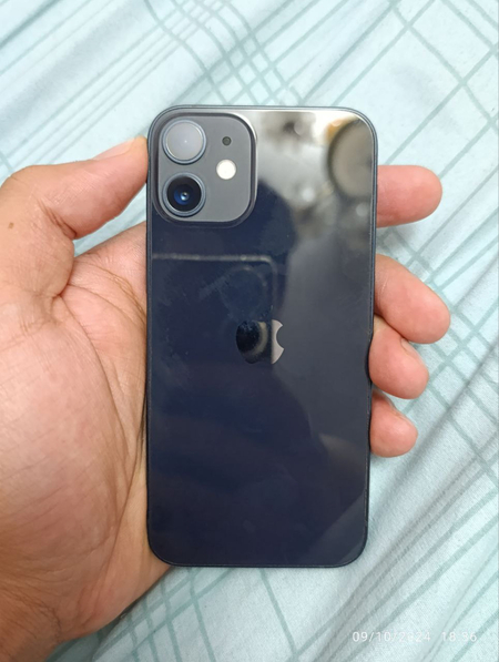 Iphone 12.  mini