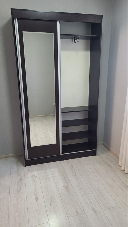 Продаётся шкаф в прихожию