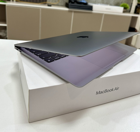 Macbook Air M1 8/256 GB 100% емкость 55 цикл