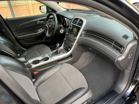 Продаётся Chevrolet Malibu 2013 года механика 2 позиция