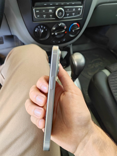 iPhone 15 pro 9 циклов зарядки , почти новый , идеал 100%  Natural