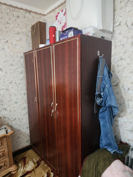Срочно продаётся подставка шкаф и тюрмо