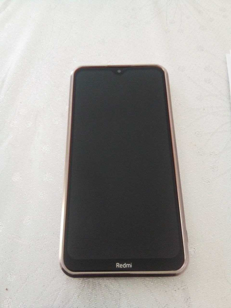Redmi 8 2/32 + micro sd 8GB, чехол и защитное стекло
