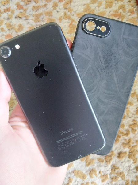Iphone 7 xolati ideal  hama joyi radnoy