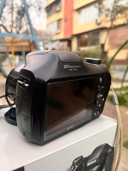 Sony cyber-shot dsc h200