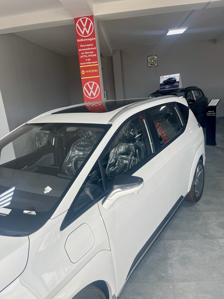 Hycan Z 03 full poziciya