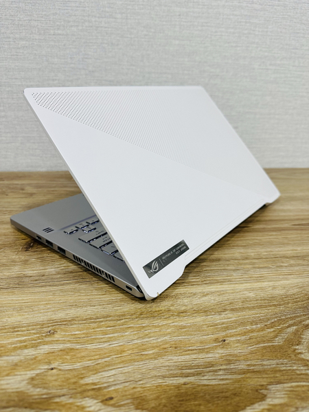 ASUS Zephyrus RTX2060-6GB/RYZEN 9-16 Ядер как новый