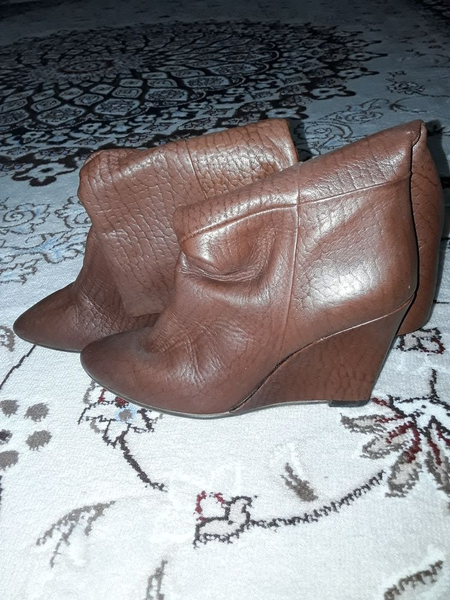 Jenski modniy sapagi