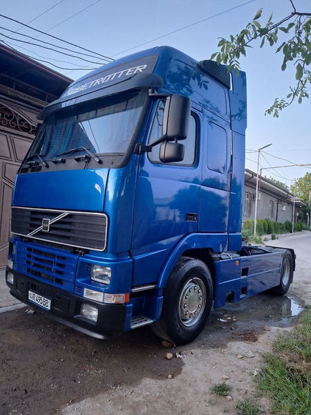 VOLVO 2001 йил сртилади. 13000$