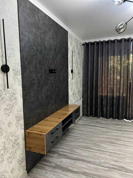 СРОЧНО !! Продается квартира в Яшнабаде 1/1/5 ( 45 кв/м ) Авиасозлар 1