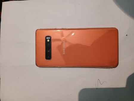 Telefoni aybi yoq narxida oziroq tuwib beradigon joyi bor