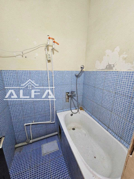 2 xonali 60m² 4-qavat sotiladi.