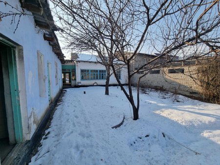 Продается участок в Кибрае под слом,8 соток.
