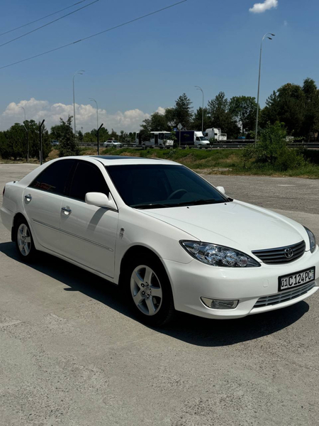Срочно продаю Toyota Camry