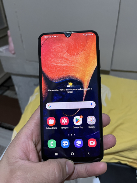 Samsung A 50 4/64 ГБ Хорошее состояние