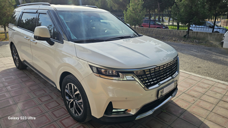 KIA carnival prestige