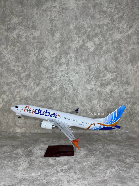 Самолет модель (BOEING-737-MAX Fly Dubai) с Led подсветкой