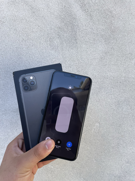 Iphone 11 pro max kar dok full