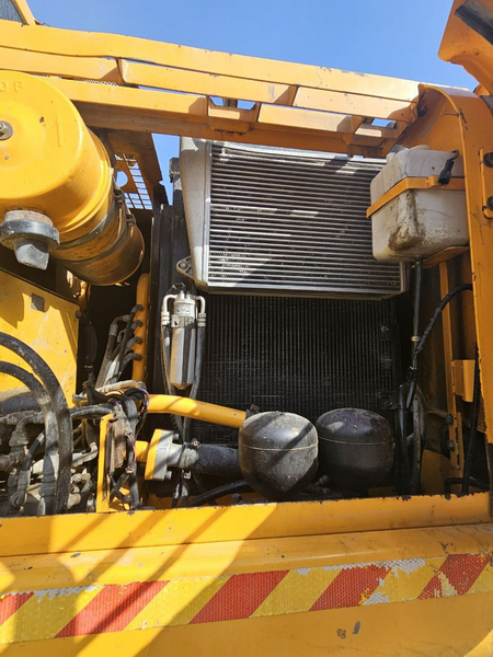 Ekskavator Hyundai sotiladi yili 2006 kamchilk yoq