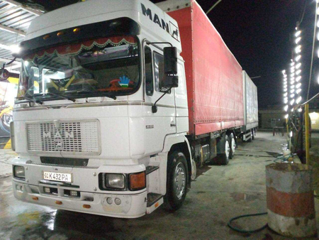 Срочно продаётся автомобиль MAN Камандор Паравоз
