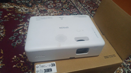 Проектор EPSON CO-WO1