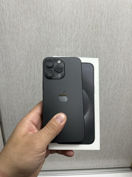Iphone 15 pro max 256 gb LL/ A amerika esim