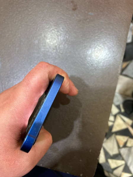 Iphone 12sotiladi 84 % yomkst