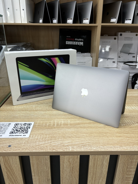 Macbook pro 2020 M1 8/256Gb