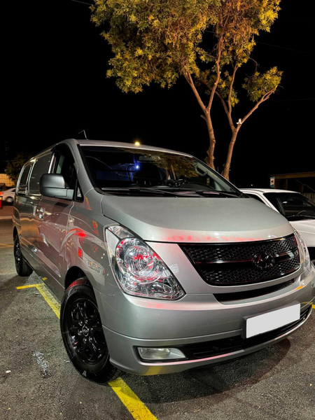 VAN Hyundai Starex