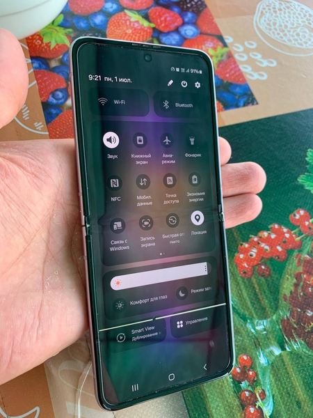 Galaxy Z flip 3  5G bor sotiladi