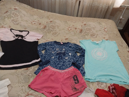 Кофточки на девочку от 12ти до 17ти лет..недорого