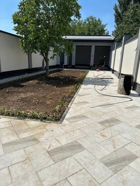 Срочно продается дом 5 соток в Мирзо-Улугбекском районе.