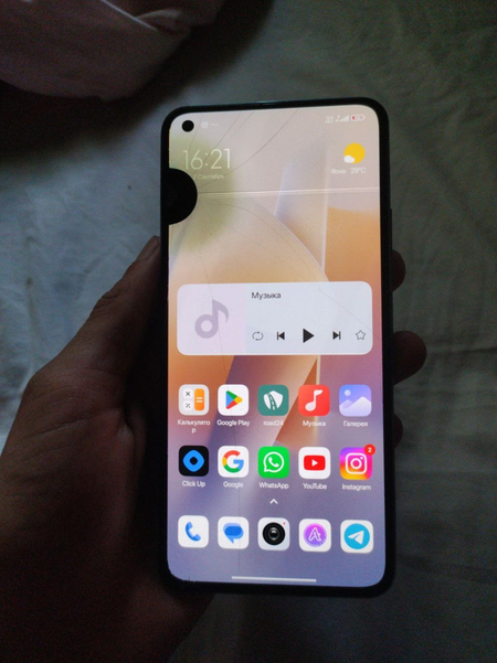 Xiaomi 11 layt 5G 128 gb 8+8 srocno pul kere bugun oganga 700 min bol